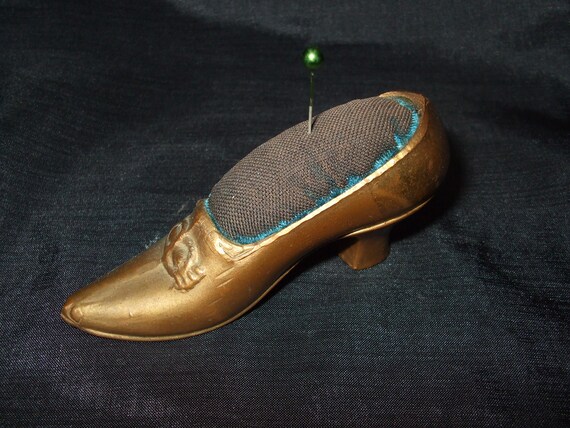 Antique Leather Shoe Pin Cushion Jewelry & Beauty Hat Making & Hair ...