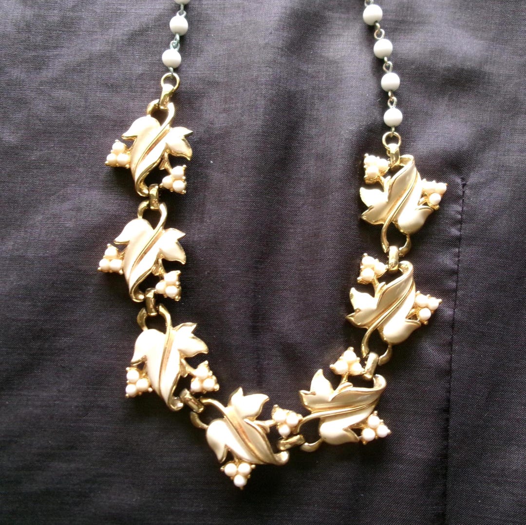 Vintage Coro Leaf Necklace, Two Tone Beige and White Choker - Etsy