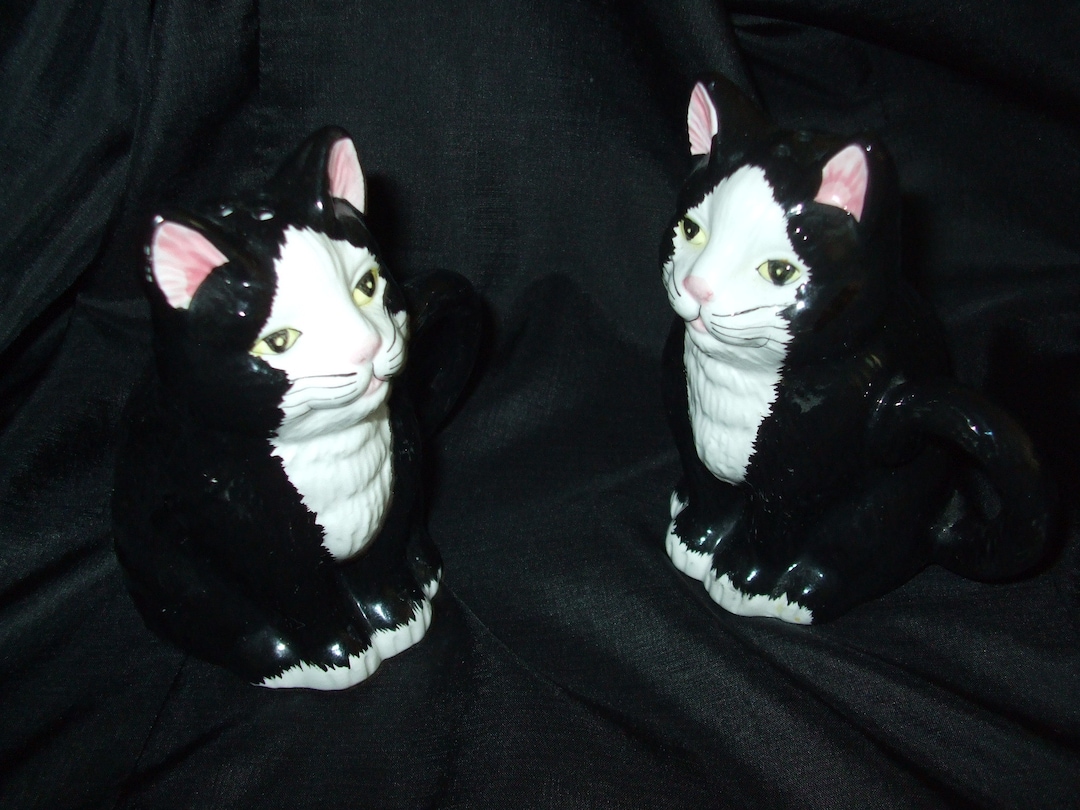 Vintage Black and White Kitty Cat Shakers, Fat Tuxedo Cat Salt and ...