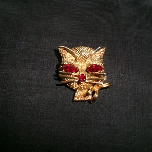 Vintage Cat Face Pin, Red Rhinestone Cat Brooch - Etsy