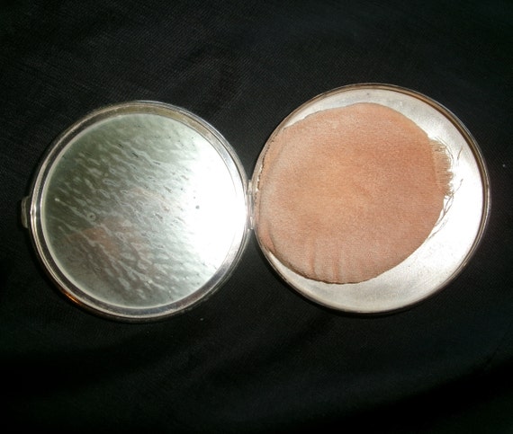 Antique to Vintage Ornate Powder Compact, Unusual Old… - Gem
