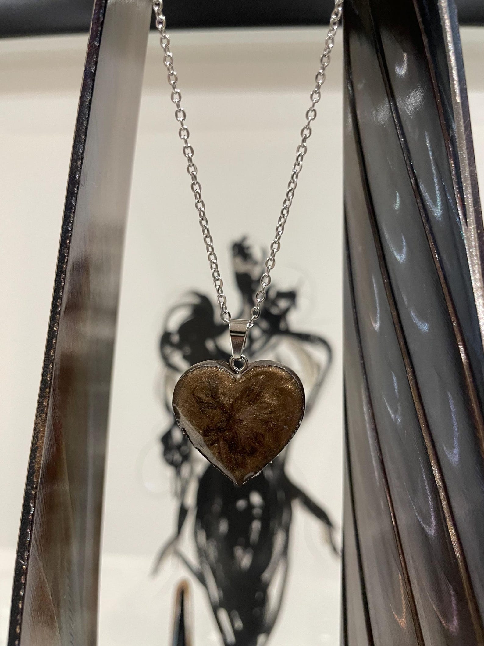 NFC Jewelry, Heart Resin Pendant Containing a NFC Chip Allowing You to ...