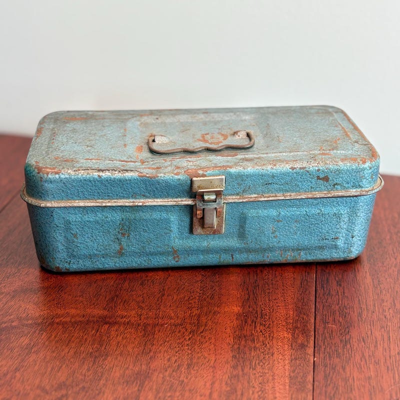 Rusty Box - Etsy