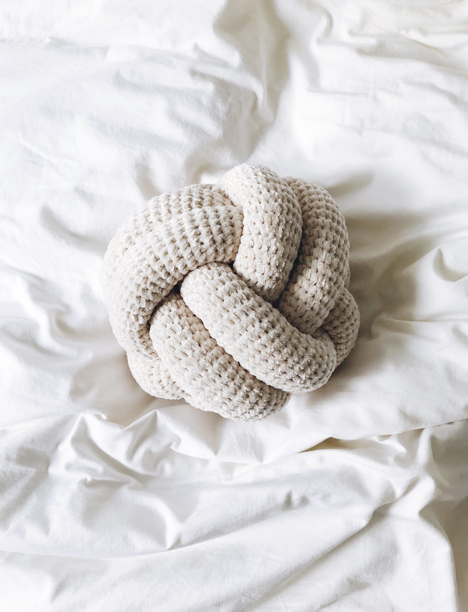 CROCHET PATTERN Knot Pillow the Mare - Etsy