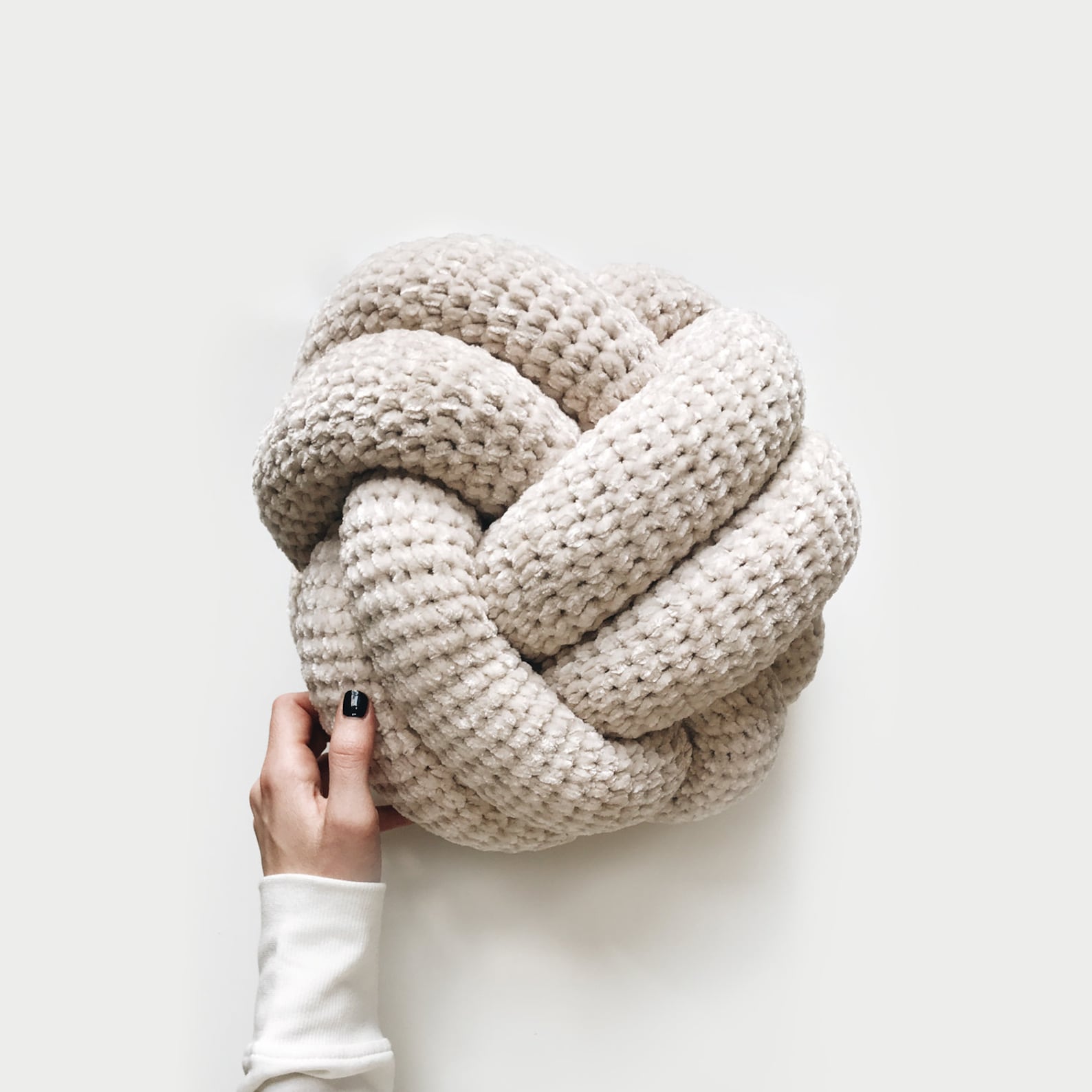 CROCHET PATTERN Knot Pillow the Mare - Etsy