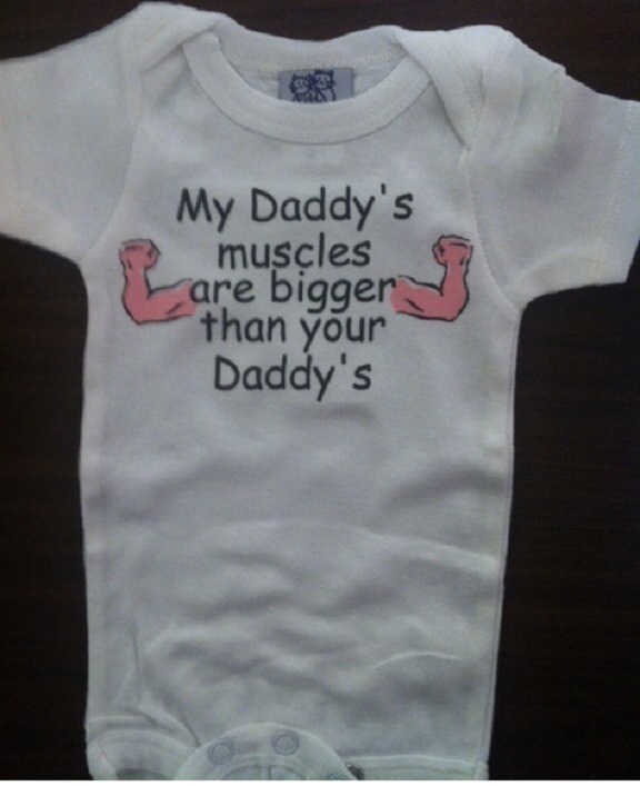 Funny Muscles Baby Onesie ® Infant One Piece Bodysuit Daddy is Strong ...