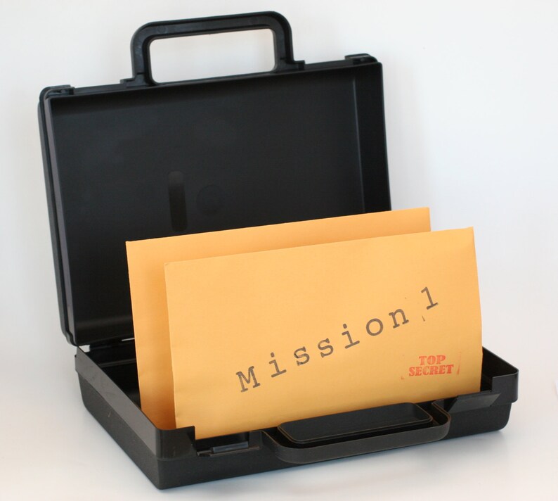 Secret Agent Spy Kit With 2 Top Secret Missions -- Mystery Party, Spy ...