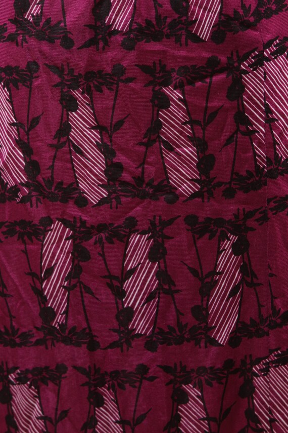 1970s Dark Magenta and Black Short Sleeve Gothic Styl… - Gem