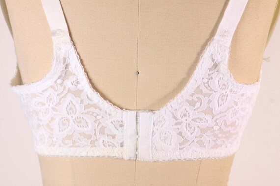 1980s Sheer White Lace Bow Detail Bra by Bali-38D - Gem