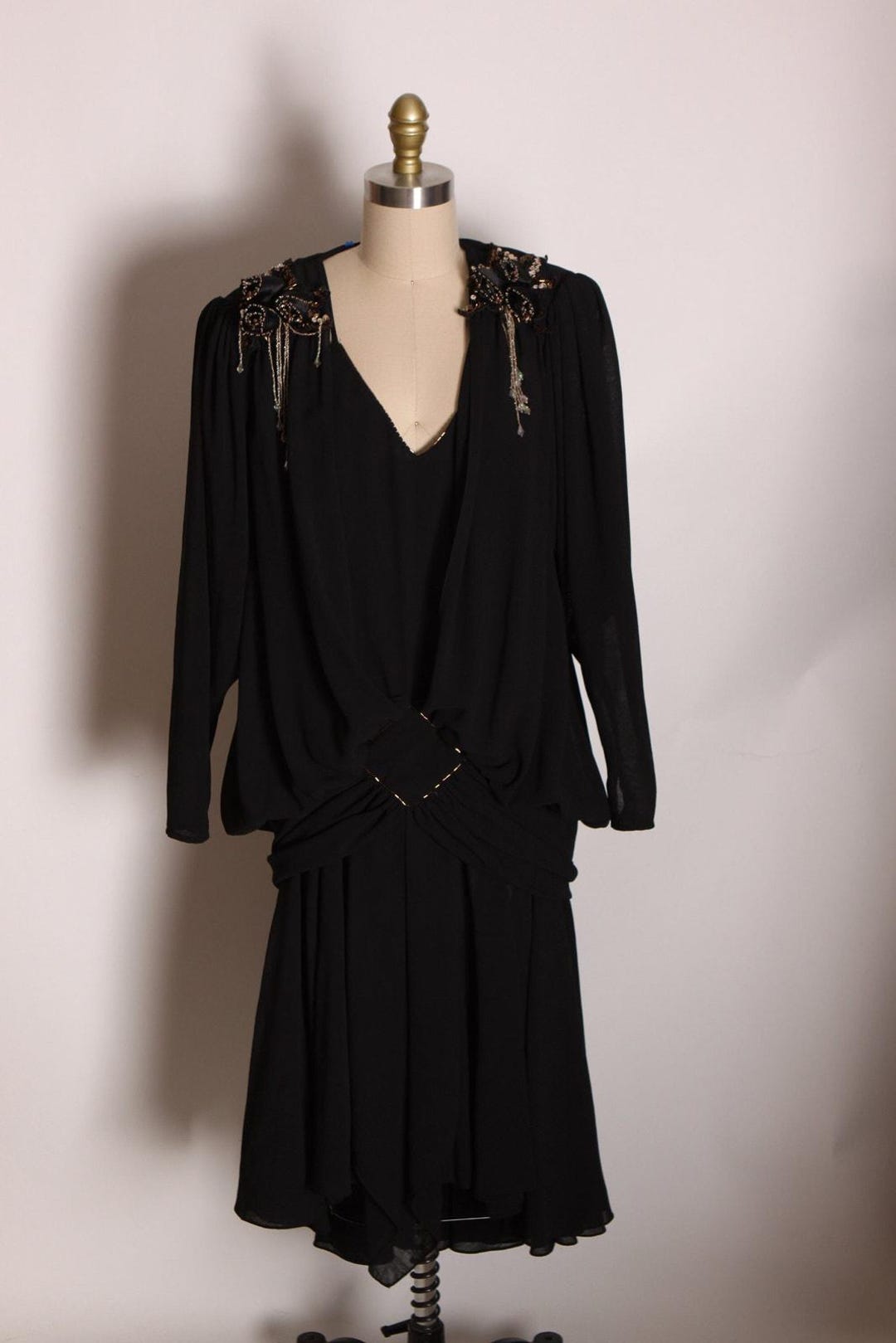 1980s Does 1920s Drop Waist Flapper Style Beaded Flowers Shoulder ...