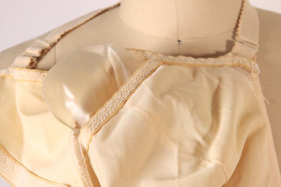 1970s Beige Skin Tone Floral Lace Inflatable Bra by F… - Gem
