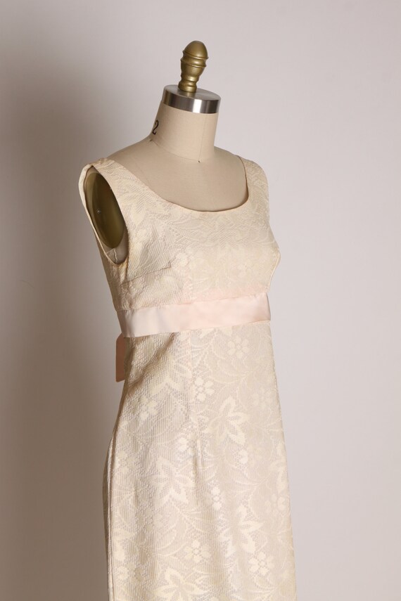 1960s Cream and Light Pink Floral Lace Sleeveless Emp… - Gem