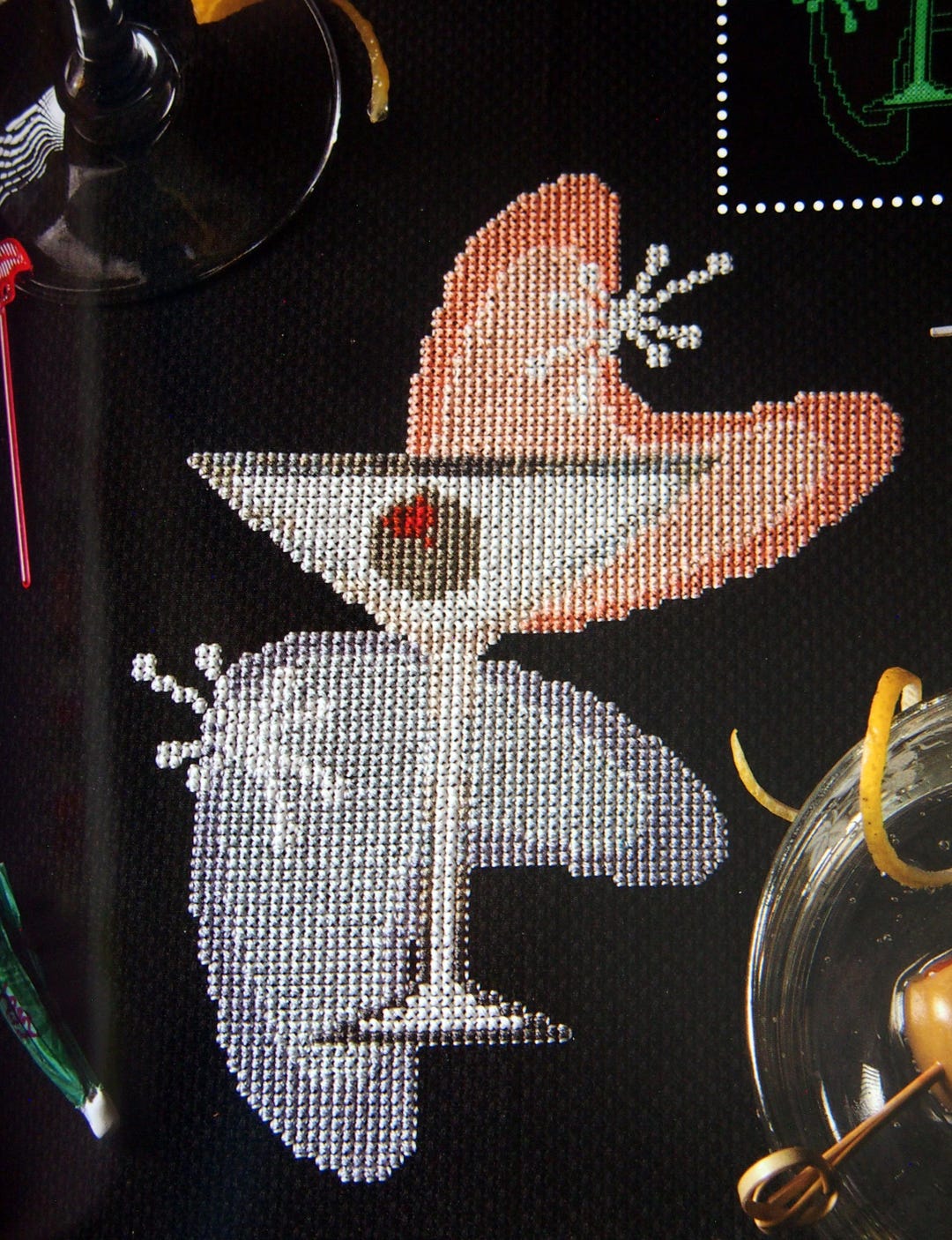 The Mr X Stitch Guide to Cross Stitch by Jamie Chalmers Paperback ...