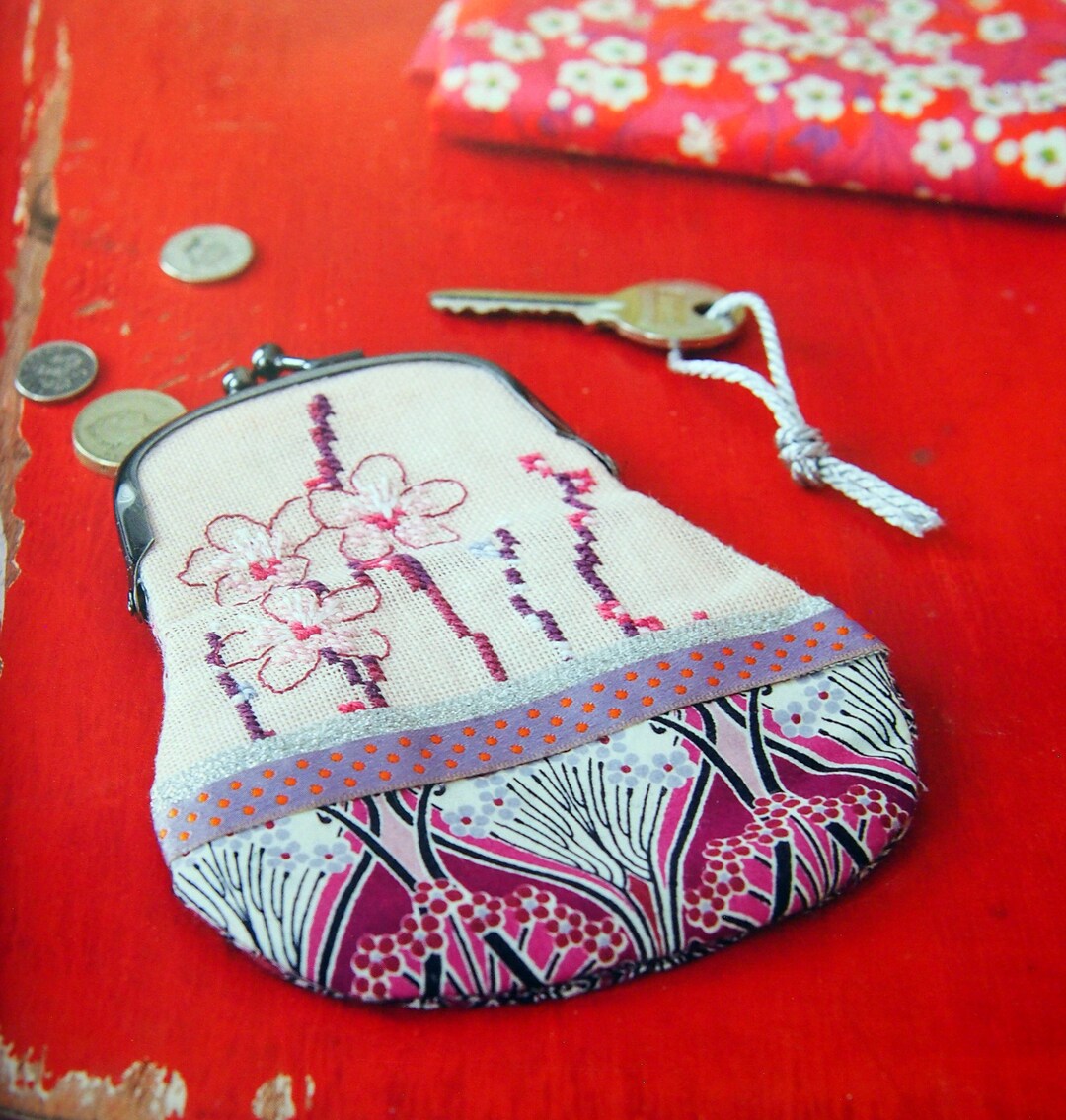 Liberty Cross Stitch - 24 Designs to Sew by Helene Le Berre Paperback ...