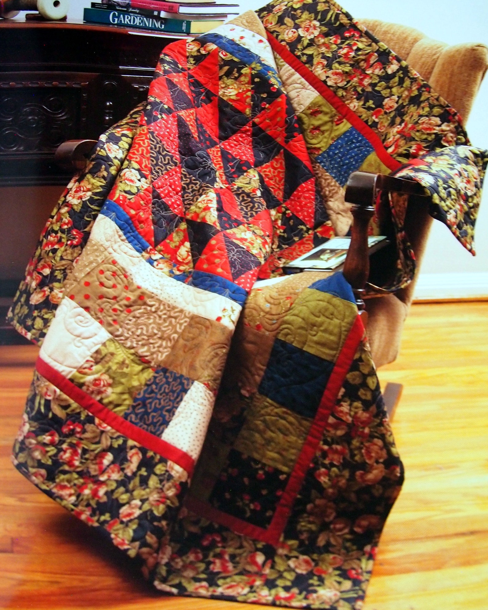 Charm Quilts - 11 Beautiful Quilts From 5 X 5-inch Squares by Suzanne ...