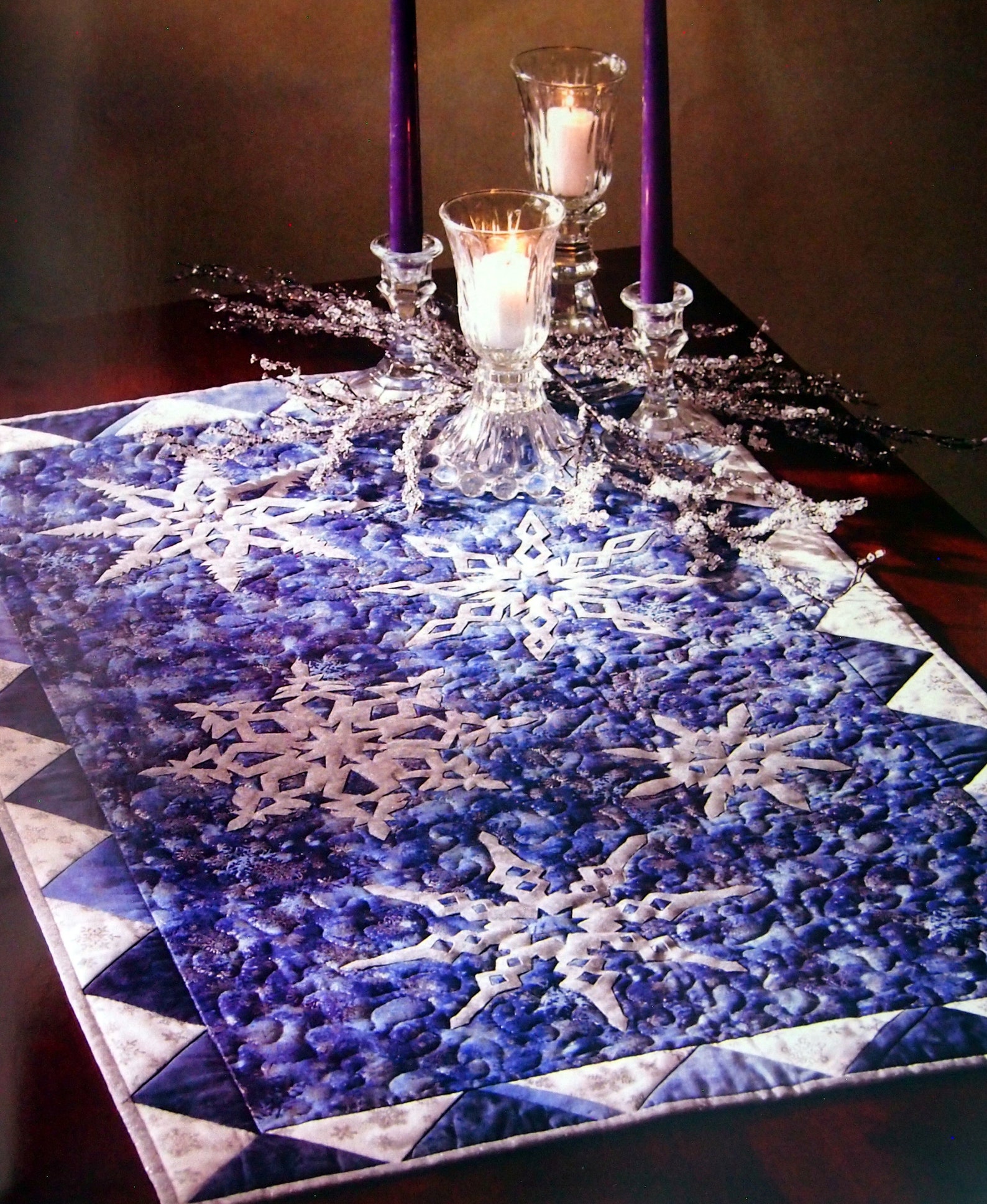 A Quilted Christmas 28+ Holiday Treasures by Quilter's World Quilting ...