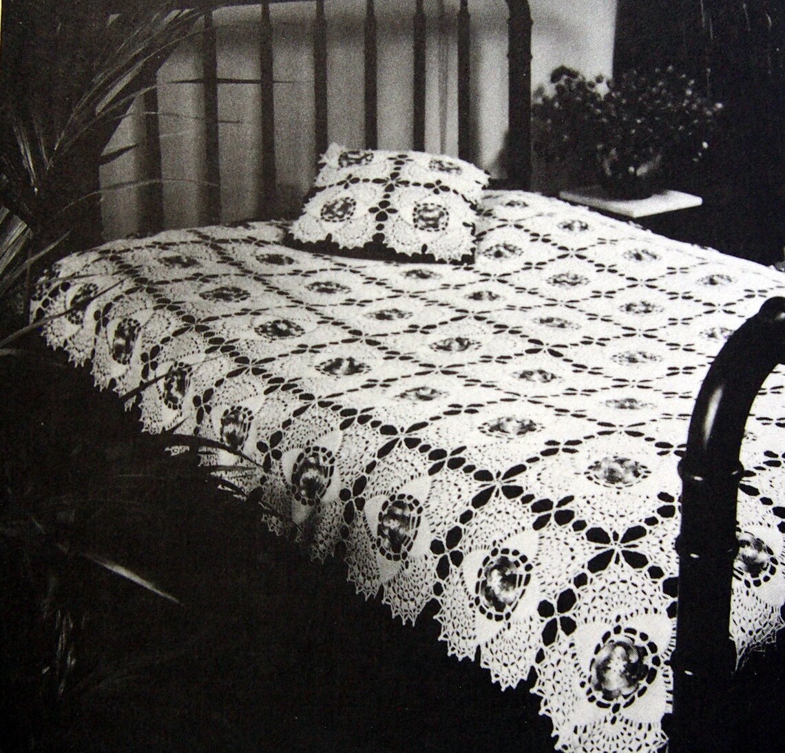 Crochet Designs for the Home - 20 Elegant Patterns From the Archives of ...