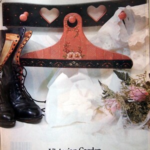 The Simple Joys - 17 Projects by Judy Nutter Vintage Tole and ...