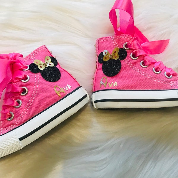 Minnie Mouse Converse - Etsy