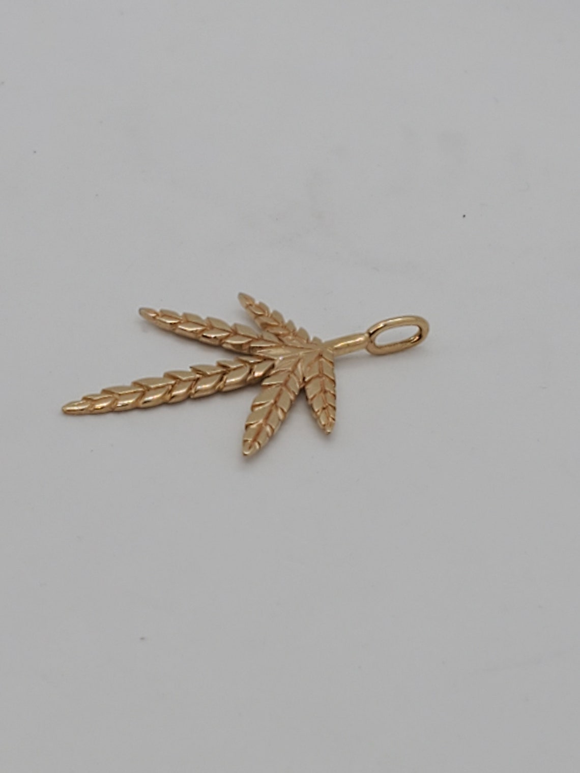 14k Solid Gold Weed Leaves Pendant - Etsy