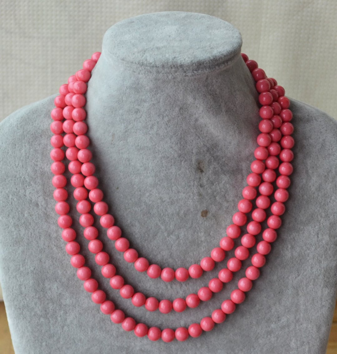 Collier de perles de corail rose, Collier de perles de couleur corail ...