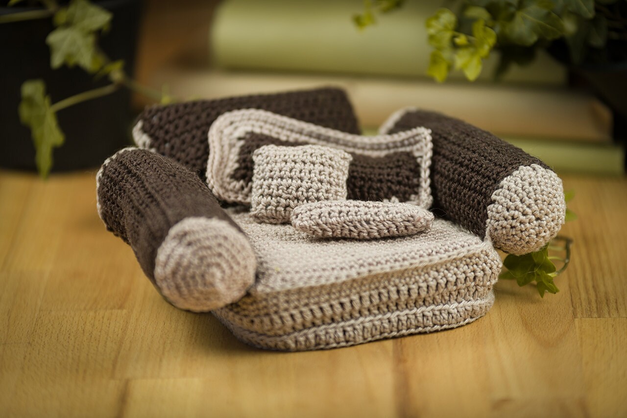 Amigurumi Crochet Pattern: Armchair for Amigurumi Dolls - Etsy