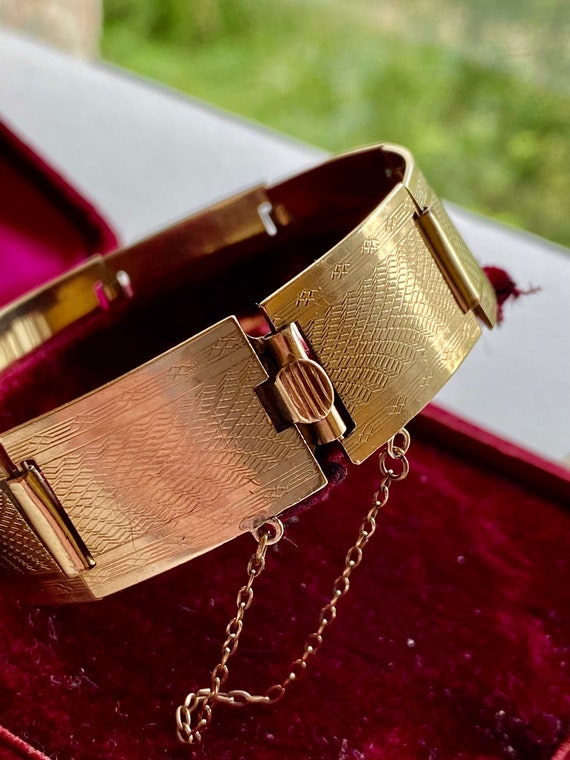 Vintage 9CT Gold Back & Front Engine Turned Panel Bra… - Gem