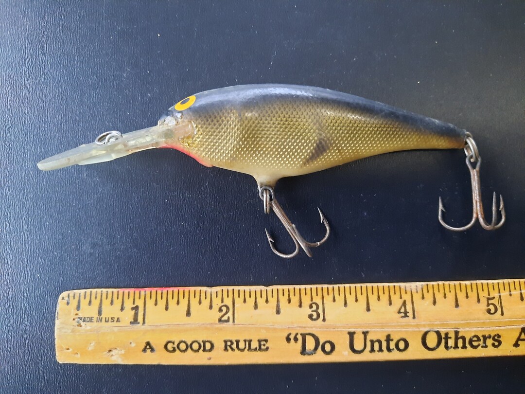1980s Wooden Deep Diving Bass Lure: Reflective Natural Golden Shad ...
