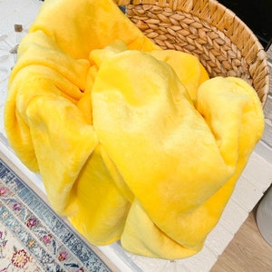 Lemon Yellow Fleece Throw Blanket: Extra Long, Buttery Soft, Cozy ...