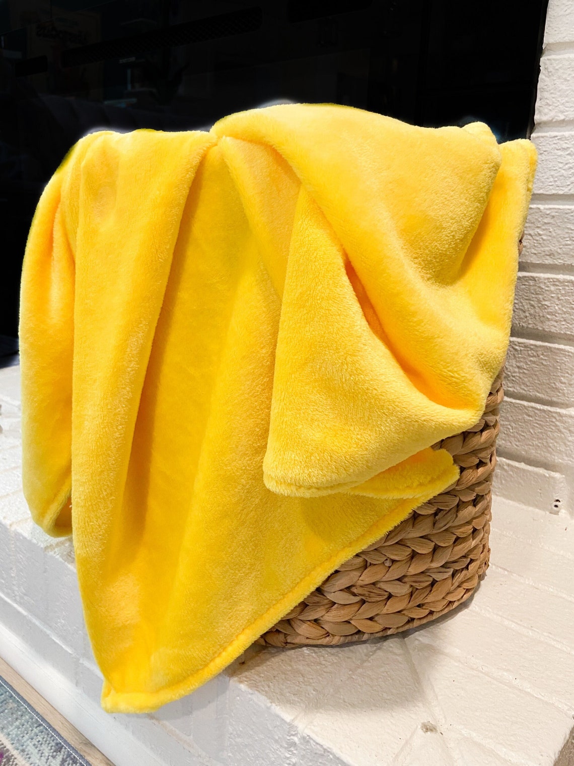 Lemon Yellow Fleece Throw Blanket: Extra Long, Buttery Soft, Cozy ...