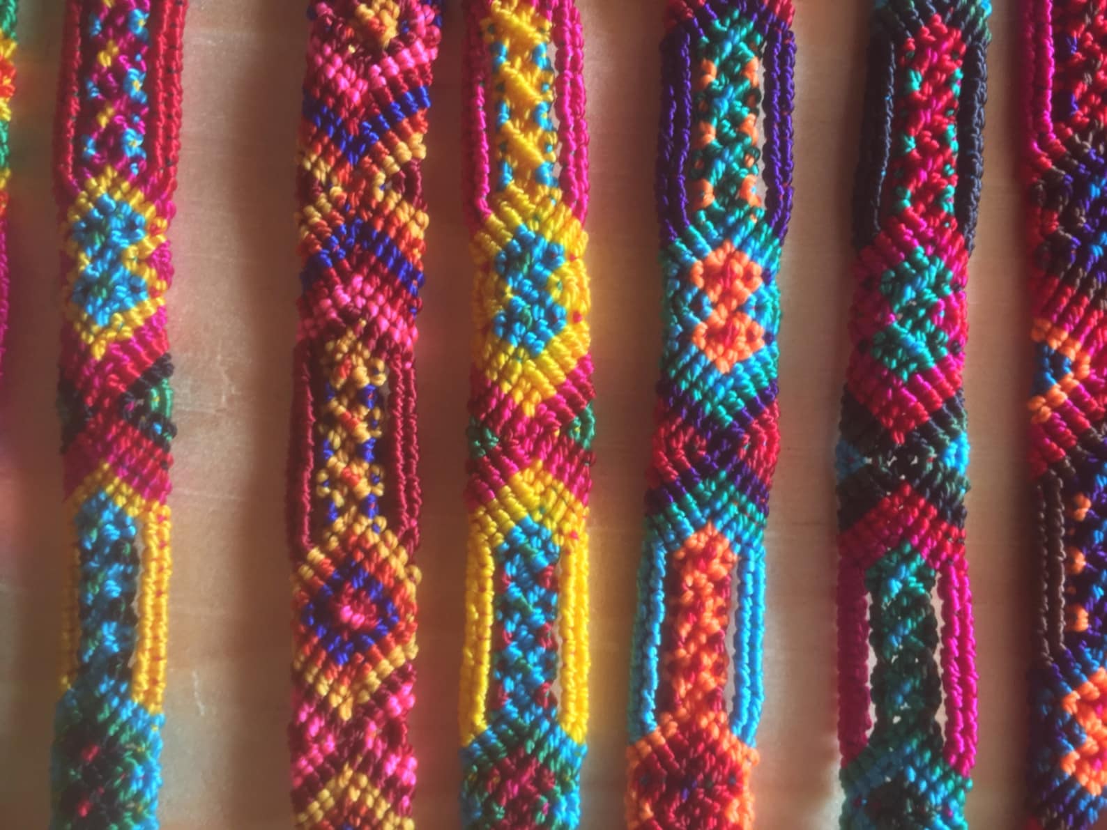 Set de 12 Pulseras tejidas hechas a mano en Chiapas / pulseras | Etsy