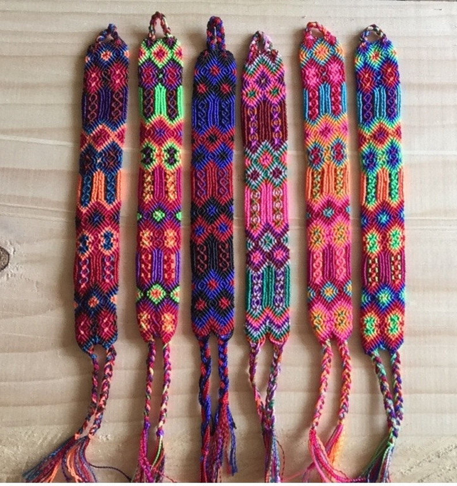 Set 12 Pulseras tejidas hechas a mano en Chiapas / pulseras | Etsy