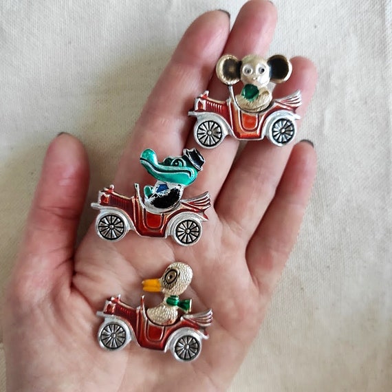 Soviet Cartoon fun badges Crocodile and Duck, vintage… - Gem