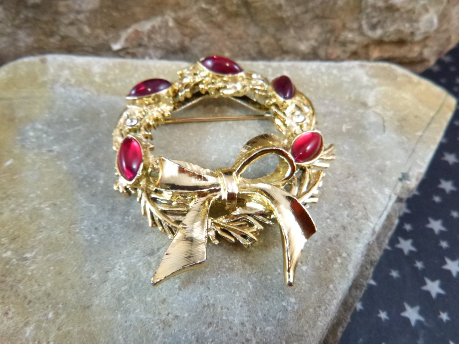 Tancer II Holiday Wreath Vintage Christmas Brooch Red Navette Stones ...