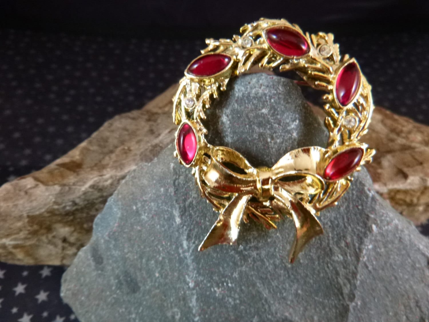 Tancer II Holiday Wreath Vintage Christmas Brooch Red Navette Stones ...