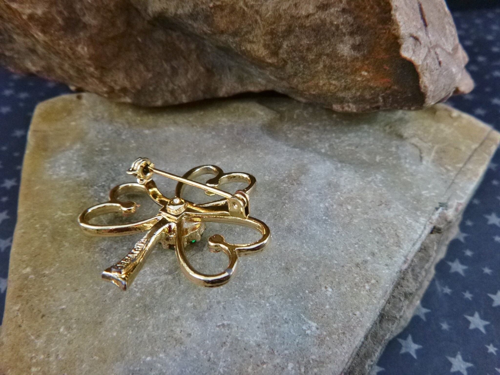 Irish Shamrock Vintage Brooch | Beatrix Signed Rhinestone Shamrock St ...