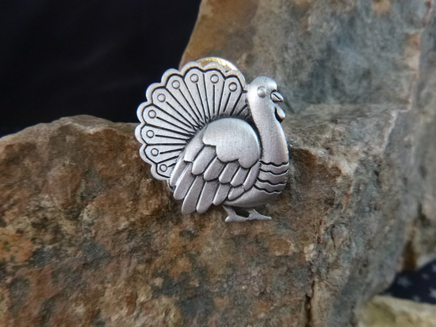 Thanksgiving Turkey Pewter Vintage Tack / Lapel Pin Signed JJ
