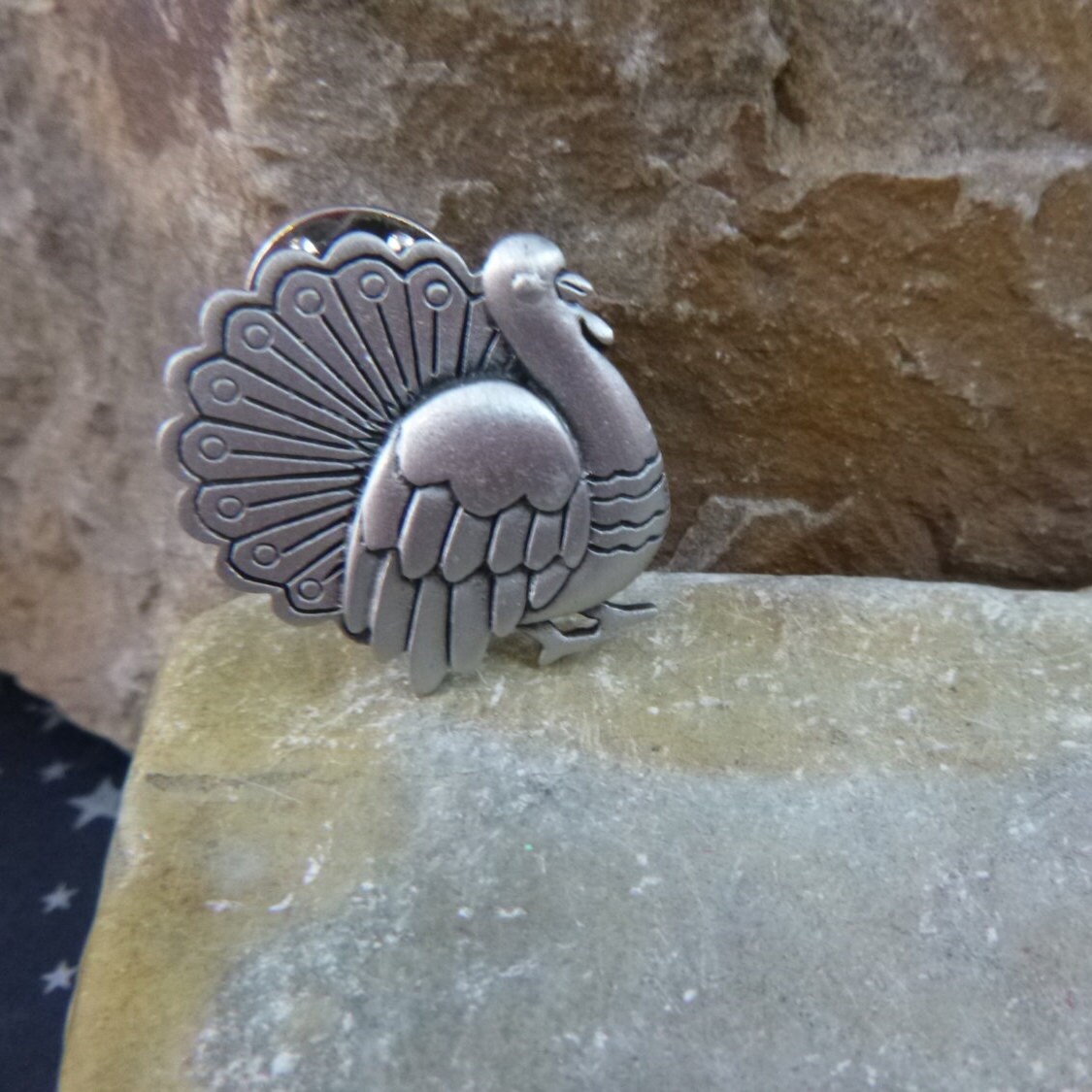 Thanksgiving Turkey Pewter Vintage Tack / Lapel Pin Signed JJ
