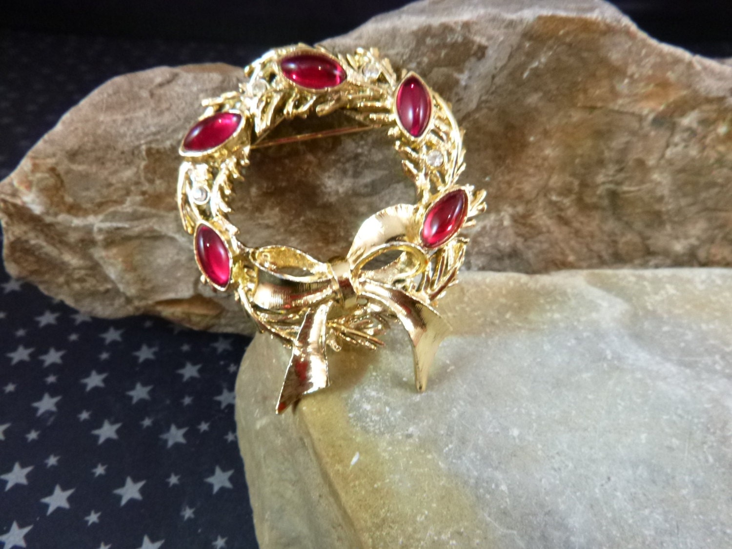Tancer II Holiday Wreath Vintage Christmas Brooch Red Navette Stones ...