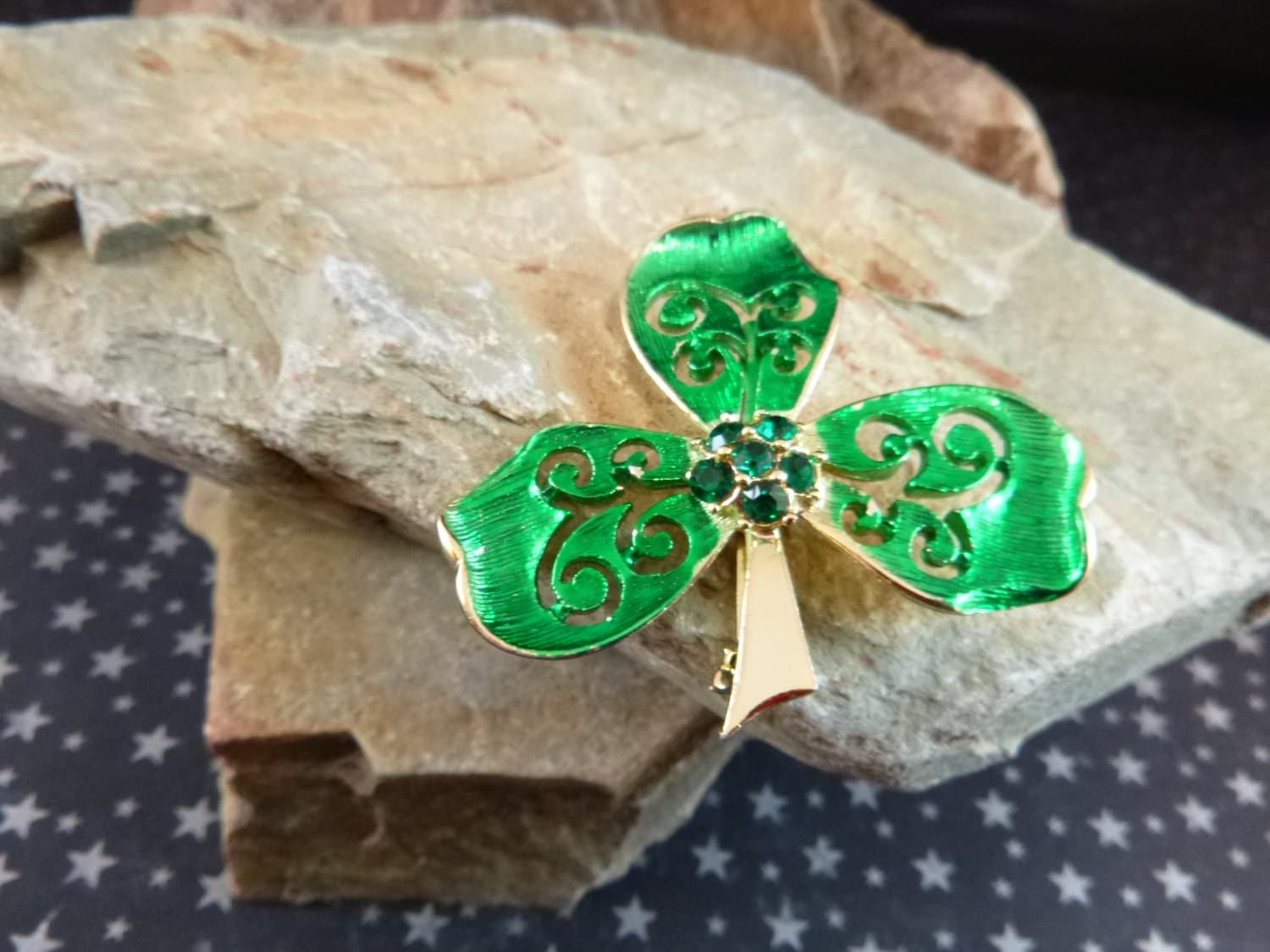 Vintage Shamrock Signed Beatrix Green Enamel Irish St Patrick’s Brooch ...