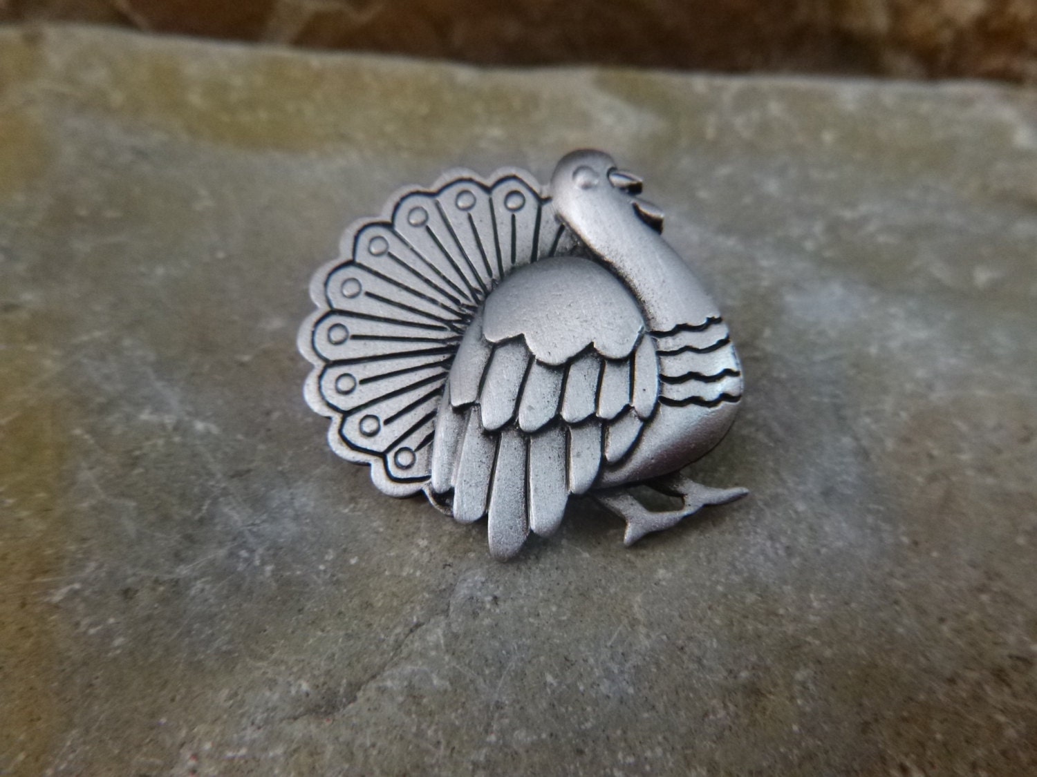 Thanksgiving Turkey Pewter Vintage Tack / Lapel Pin Signed JJ