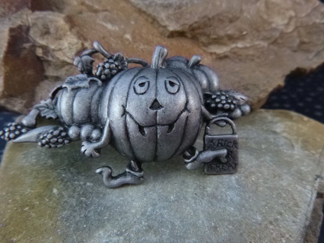 Trick or Treat Whimsical Pumpkin Vintage Halloween Pin | Danecraft ...