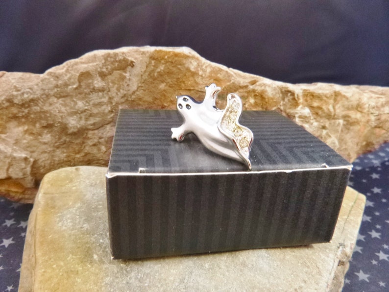 1995 Avon Halloween Little Ghost Vintage Lapel Tac Pin Rare - Etsy