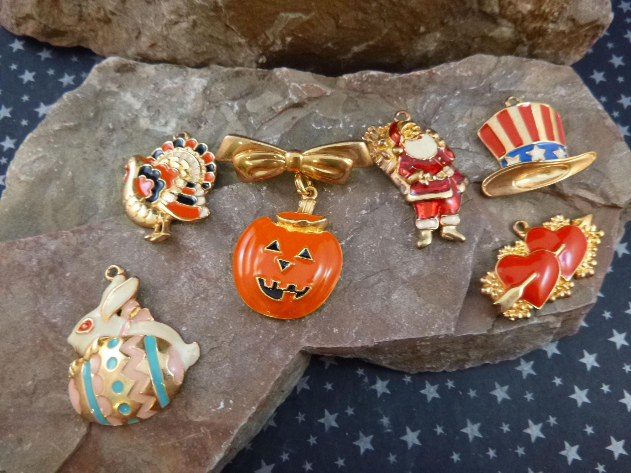 Holiday Lovers Ultimate 1995 Vintage Charm Holder Pin | 6 in 1 Brooch ...