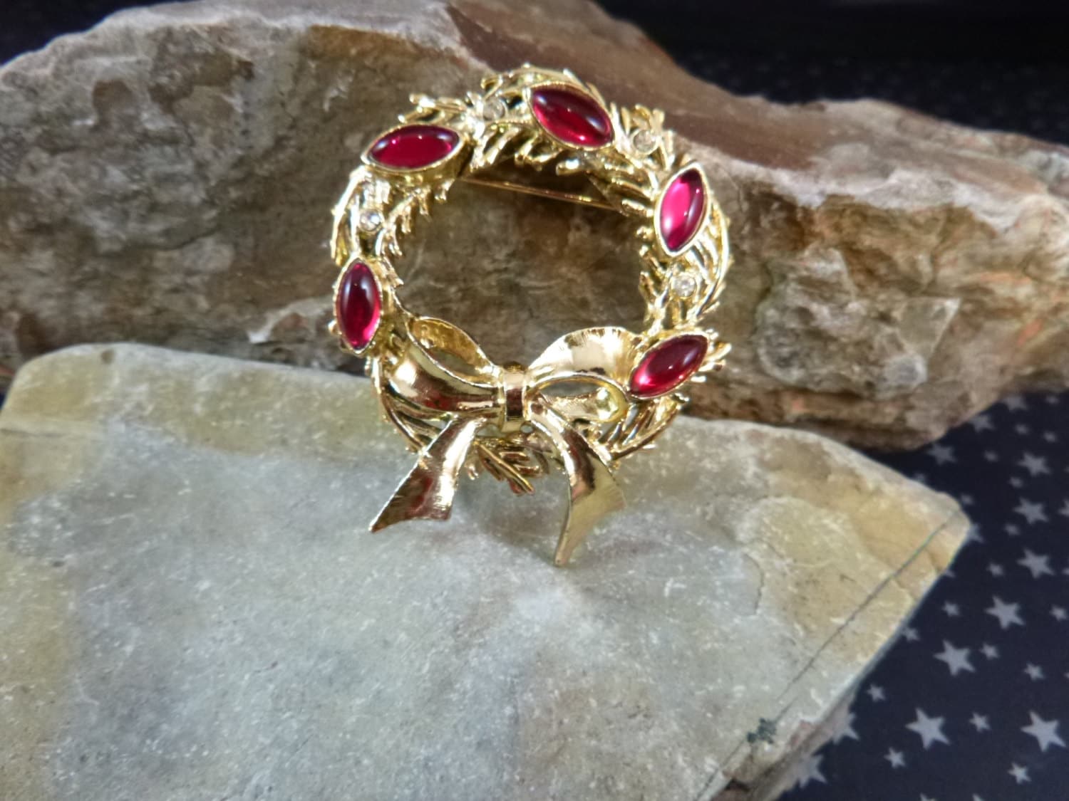Tancer II Holiday Wreath Vintage Christmas Brooch Red Navette Stones ...