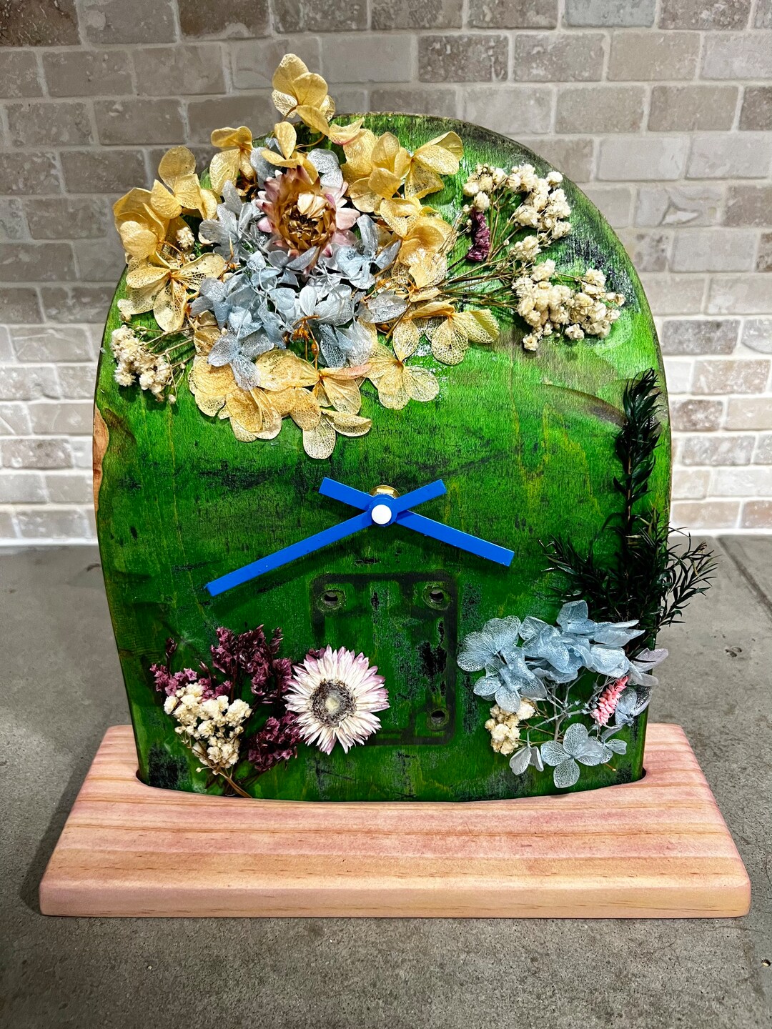 Upcycled “blooming” Skateboard Clock - Etsy