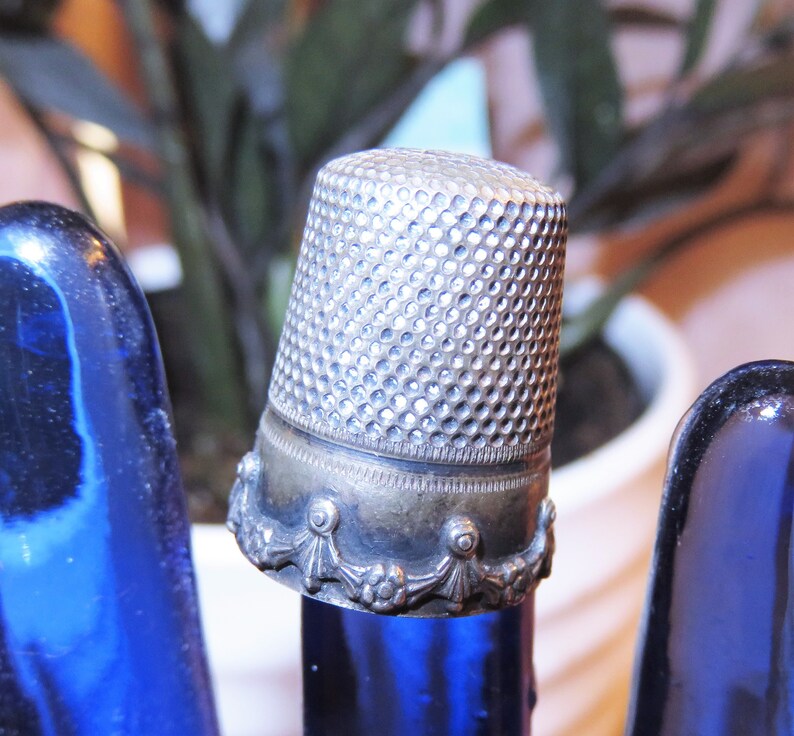 Antique Sterling Silver Gebruder Gabler Germany Thimble - Velvet Lined ...
