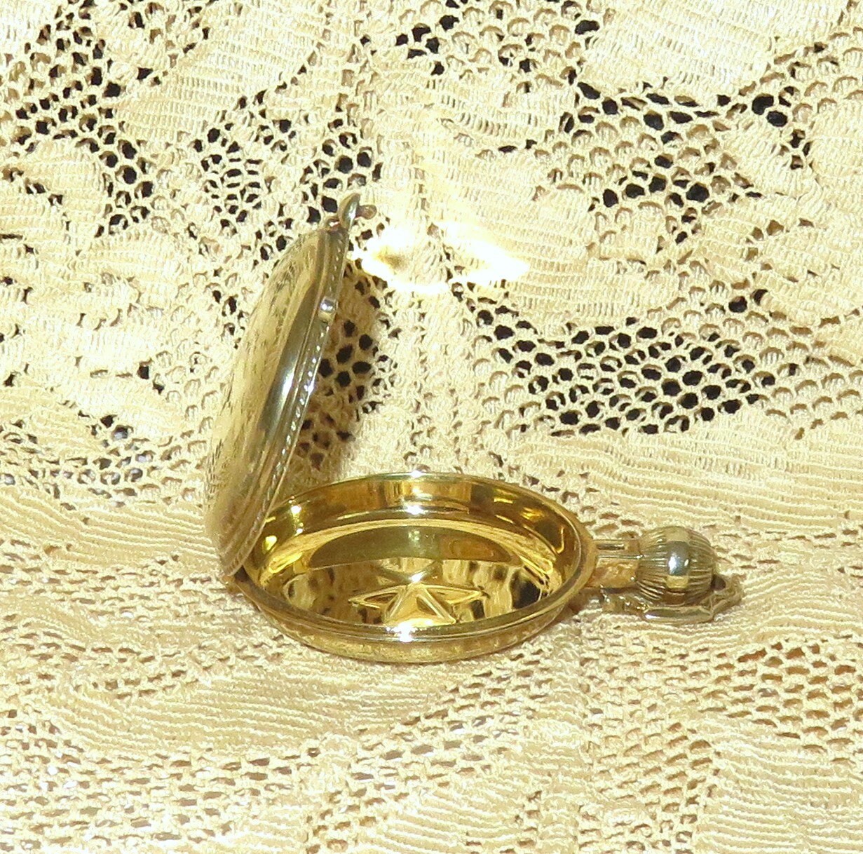 Antique Sterling Silver Holy Communion Pyx in Original Box - Host ...