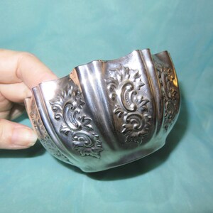 Antique Fenton Brothers Ltd. Silver Plated Sugar Bowl - Ornate Repousse ...