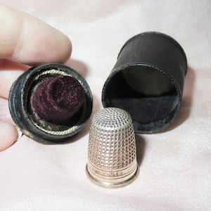 Antique Leather Dennison Mfg. Co Thimble Holder - Velvet Thimble Stand ...